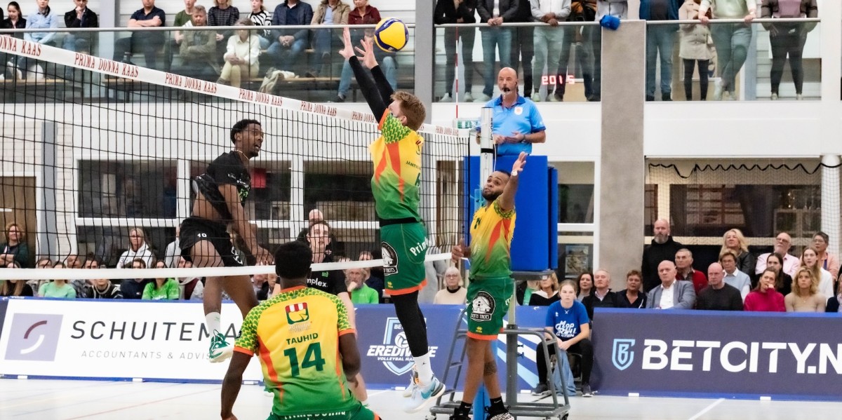 Prima Donna Kaas Huizen vs Orion - Eyecons